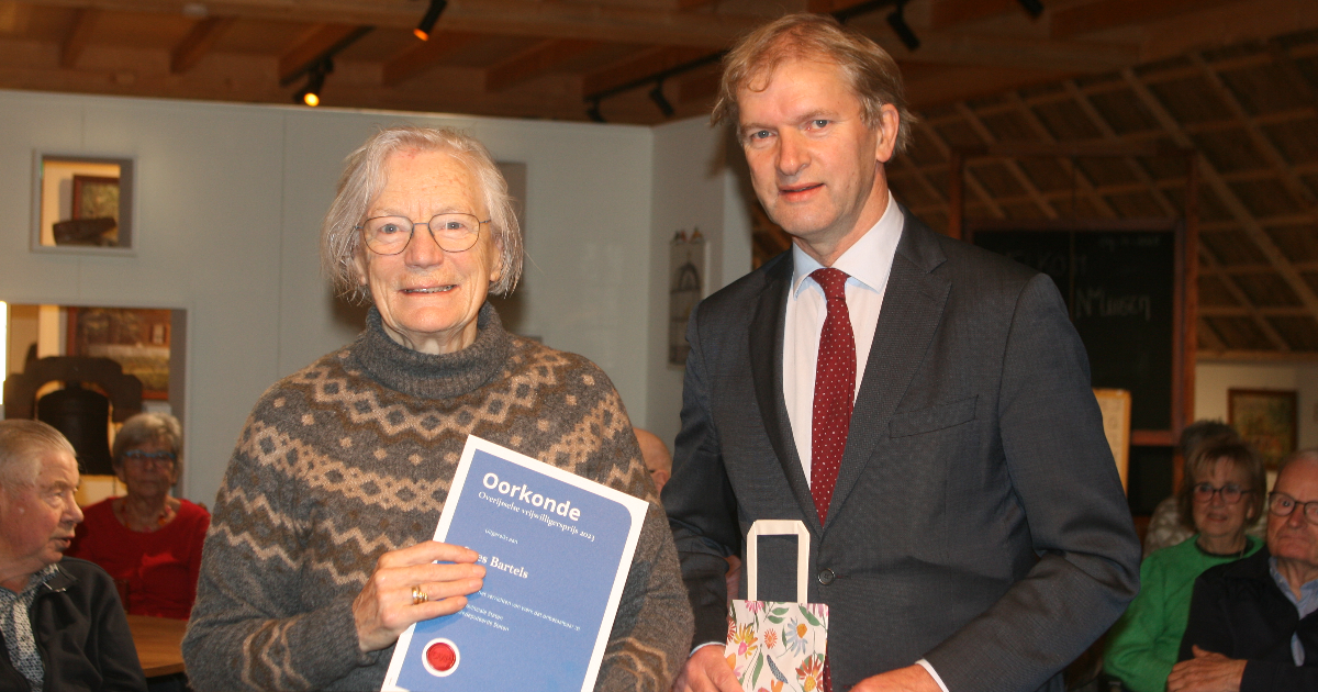Overijsselse Vrijwilligersprijs voor Gees Bartels uit Nieuwleusen